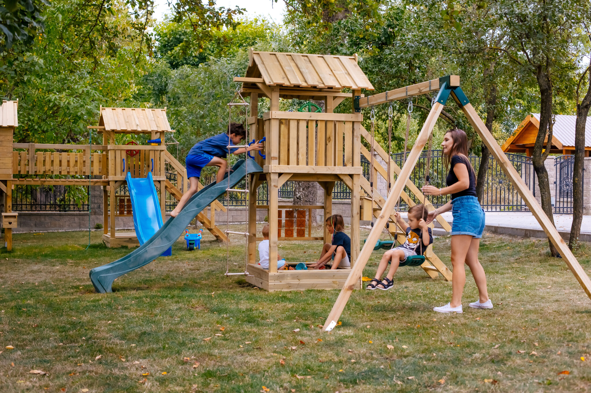 Drewniany Plac Zabaw - Mały Raj - Bezpieczny plac zabaw - Meblogród.pl