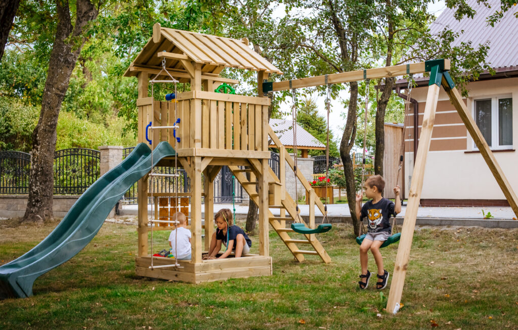 Drewniany Plac Zabaw - Mały Raj - Bezpieczny plac zabaw - Meblogród.pl